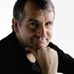 All Douglas Adams Books in Order (Complete List) | Readupnext.com