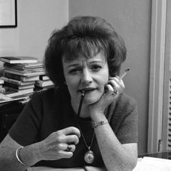 All Muriel Spark Books in Order (Complete List) | Readupnext.com