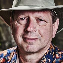 All Peter F Hamilton Books in Order (Complete List) | Readupnext.com