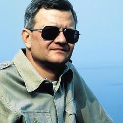 All Tom Clancy Books in Order (Complete List) | Readupnext.com